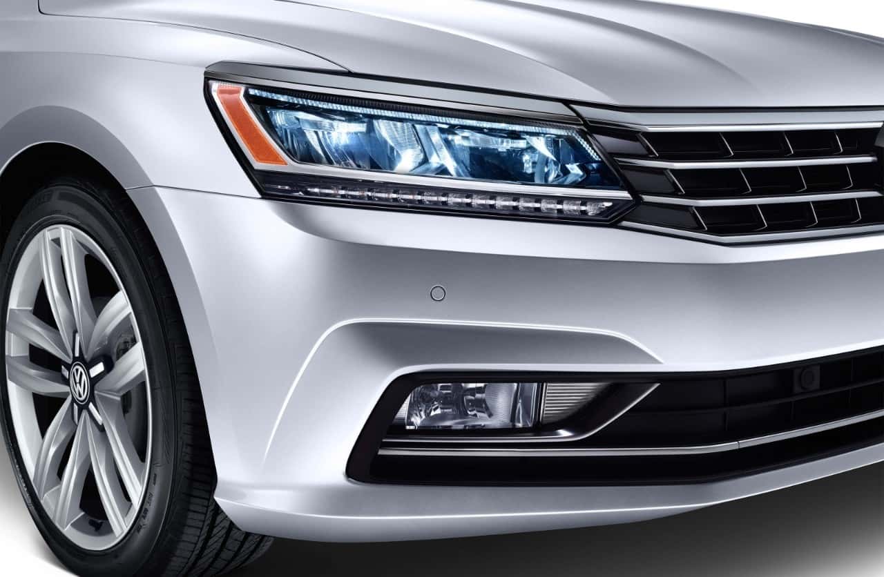 Immerse Yourself in the Details of the 2017 Volkswagen Passat | Diehl ...