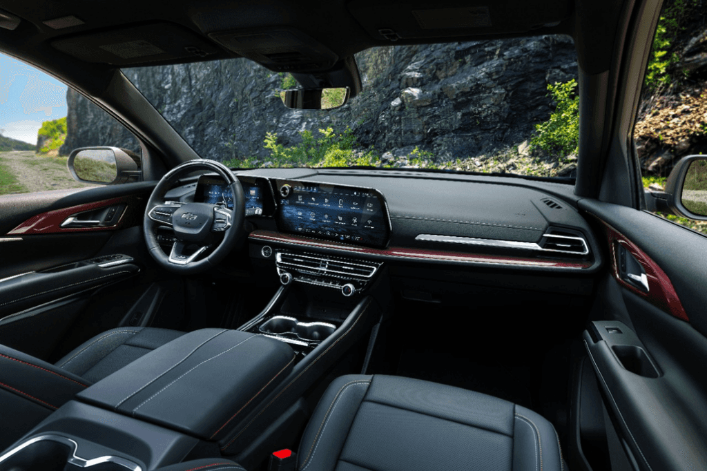 Autoblog’s First Drive of the 2024 Traverse - Family SUV Review