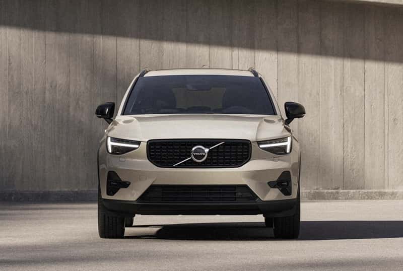 Clean-Cabin Comfort and Easy Tech — 2026 Volvo XC40 for Aurora, CO ...