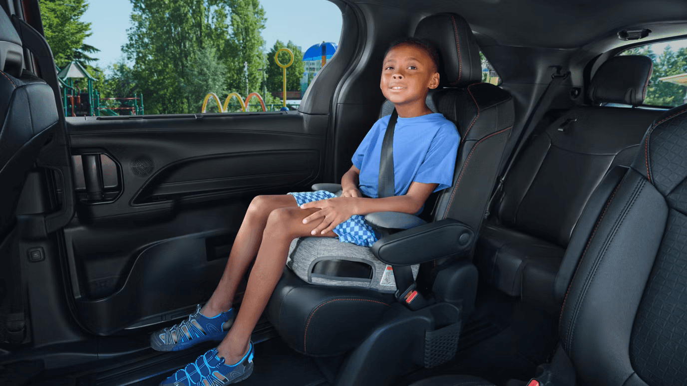 An Inside Look at the 2026 Toyota Sienna | Schaumburg Toyota