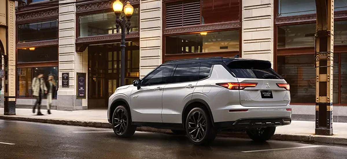 Mitsubishi Outlander PHEV Named “Family Green Car of the Year” by Green ...